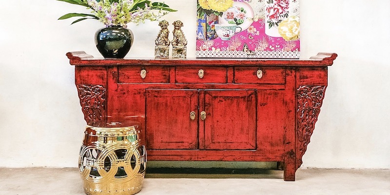 Using antique and vintage Chinese furniture in your home décor mix