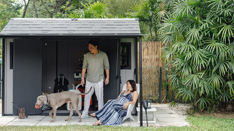 Seletar Camp House - A Black-and-White Retreat